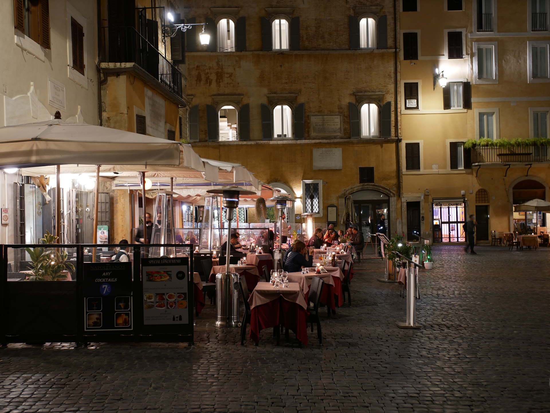 Where To Eat Near the Colosseum: Cafes, Bars, and More – Blog
