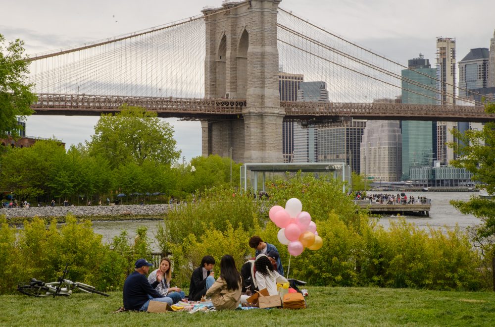 NYC Bus Tour of Brooklyn, Bronx, Queens in English – New York