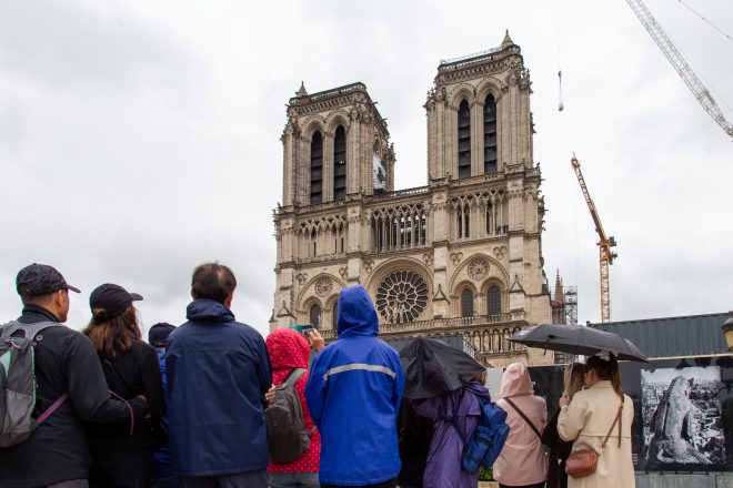 Notre Dame Outdoor Walking Tour With Crypt Entry – Paris