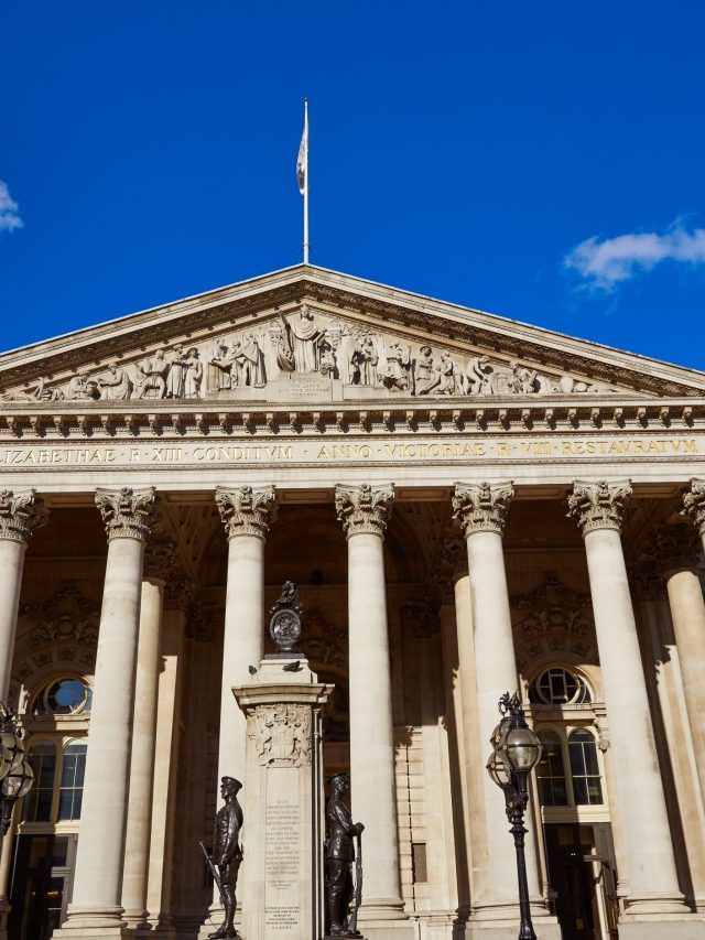 London Financial Districts Guided Tour With Thames Cruise – London