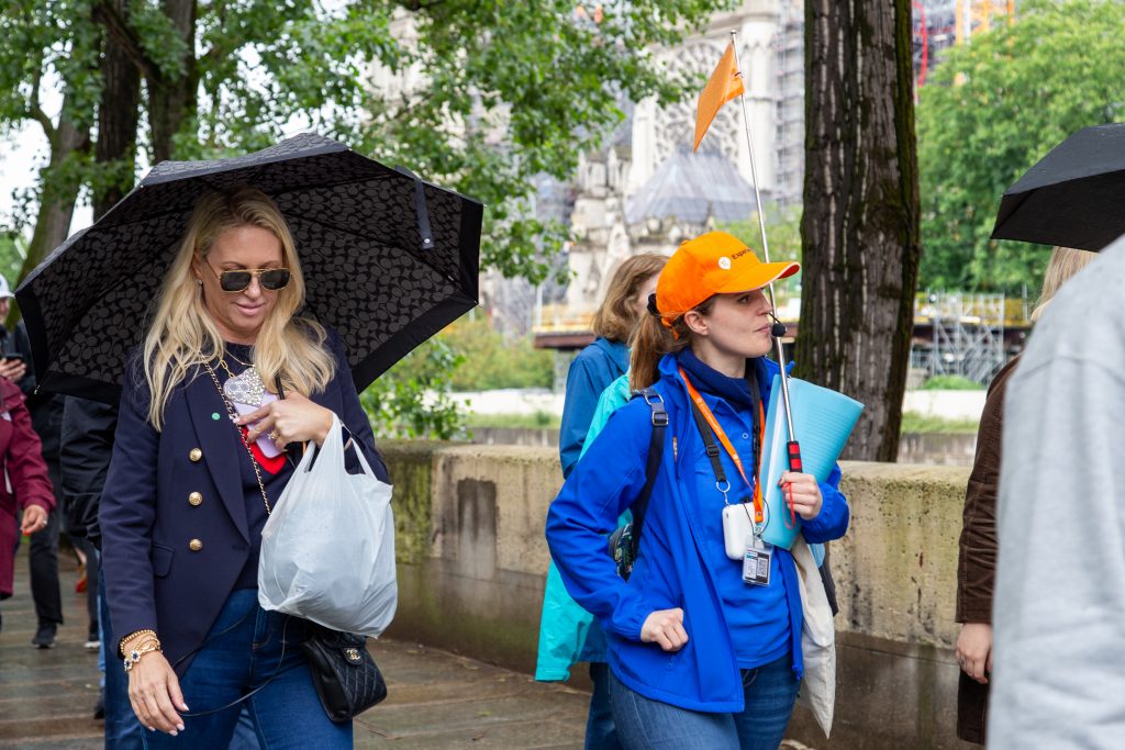 Notre-Dame Walking Tour With Crypt – Paris