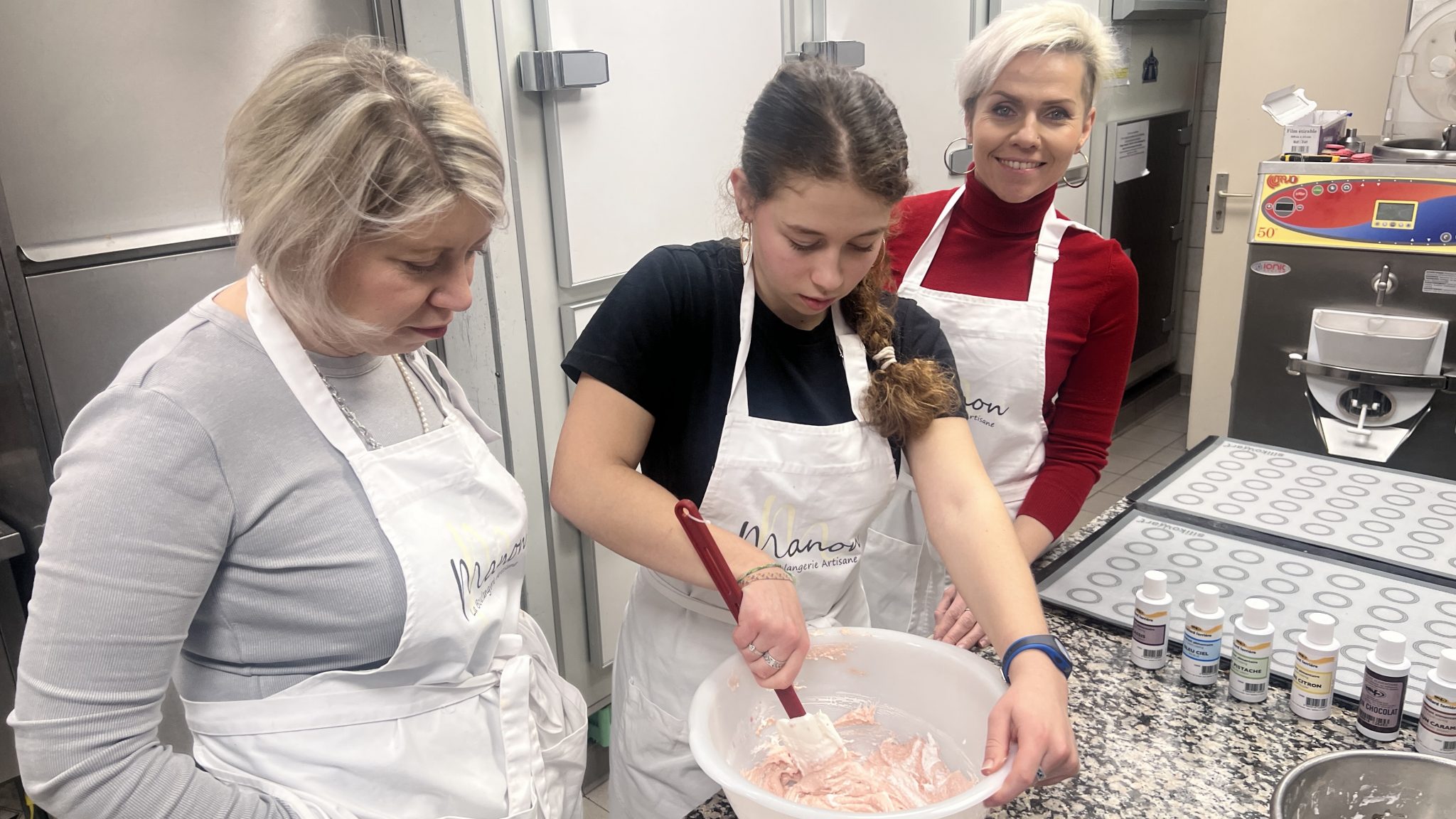 Behind the Scenes Macaron Baking Class in Paris – Paris