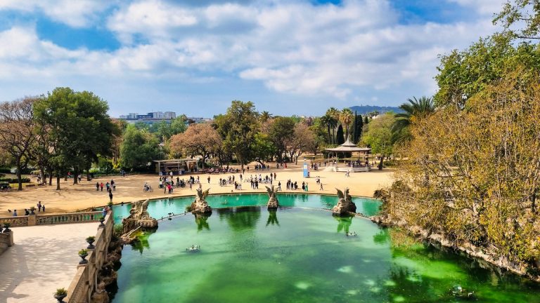What To See and Do in Ciutadella Park, Barcelona’s Largest Urban Park ...